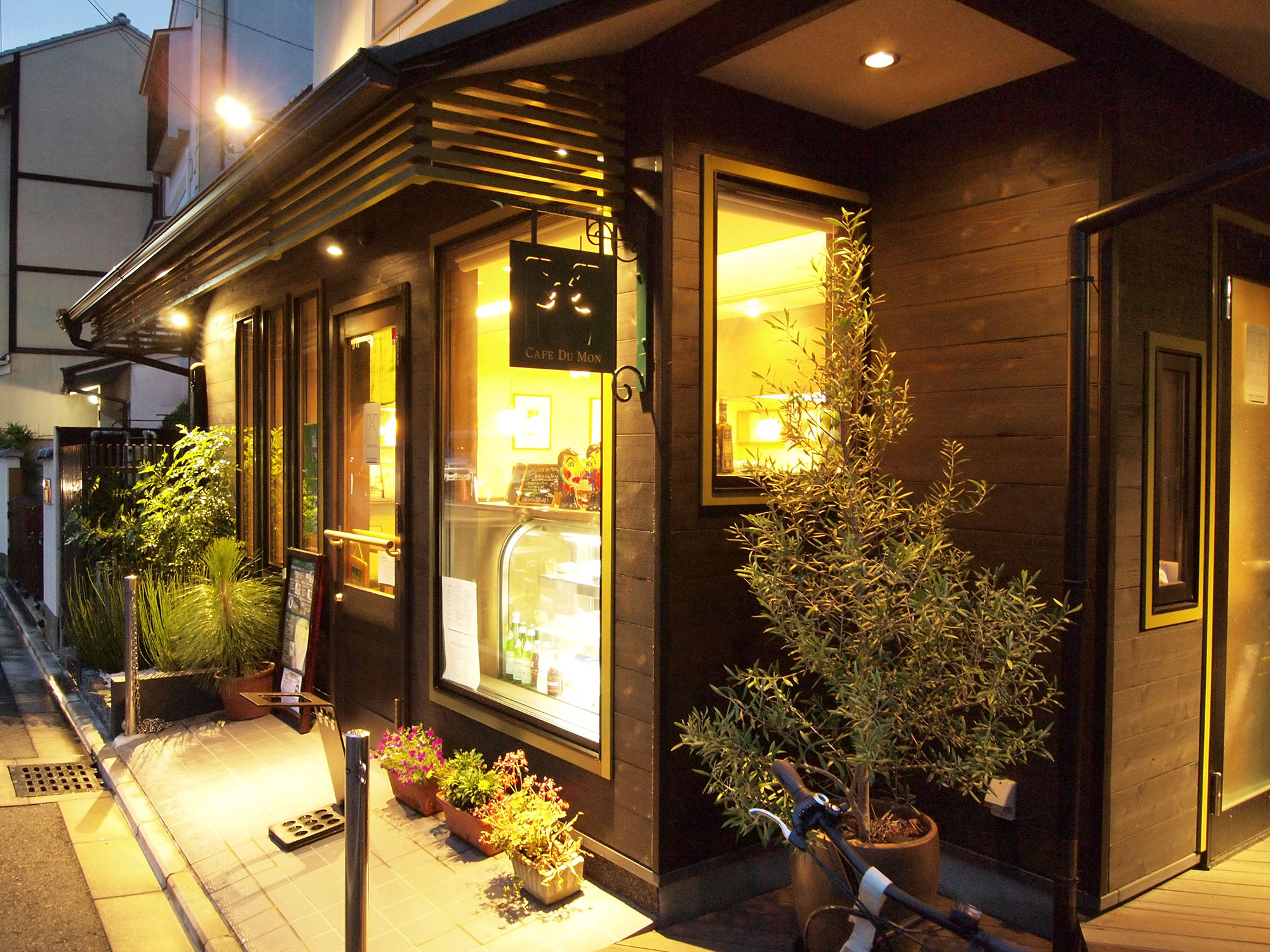 GALLERY – CAFE DU MON